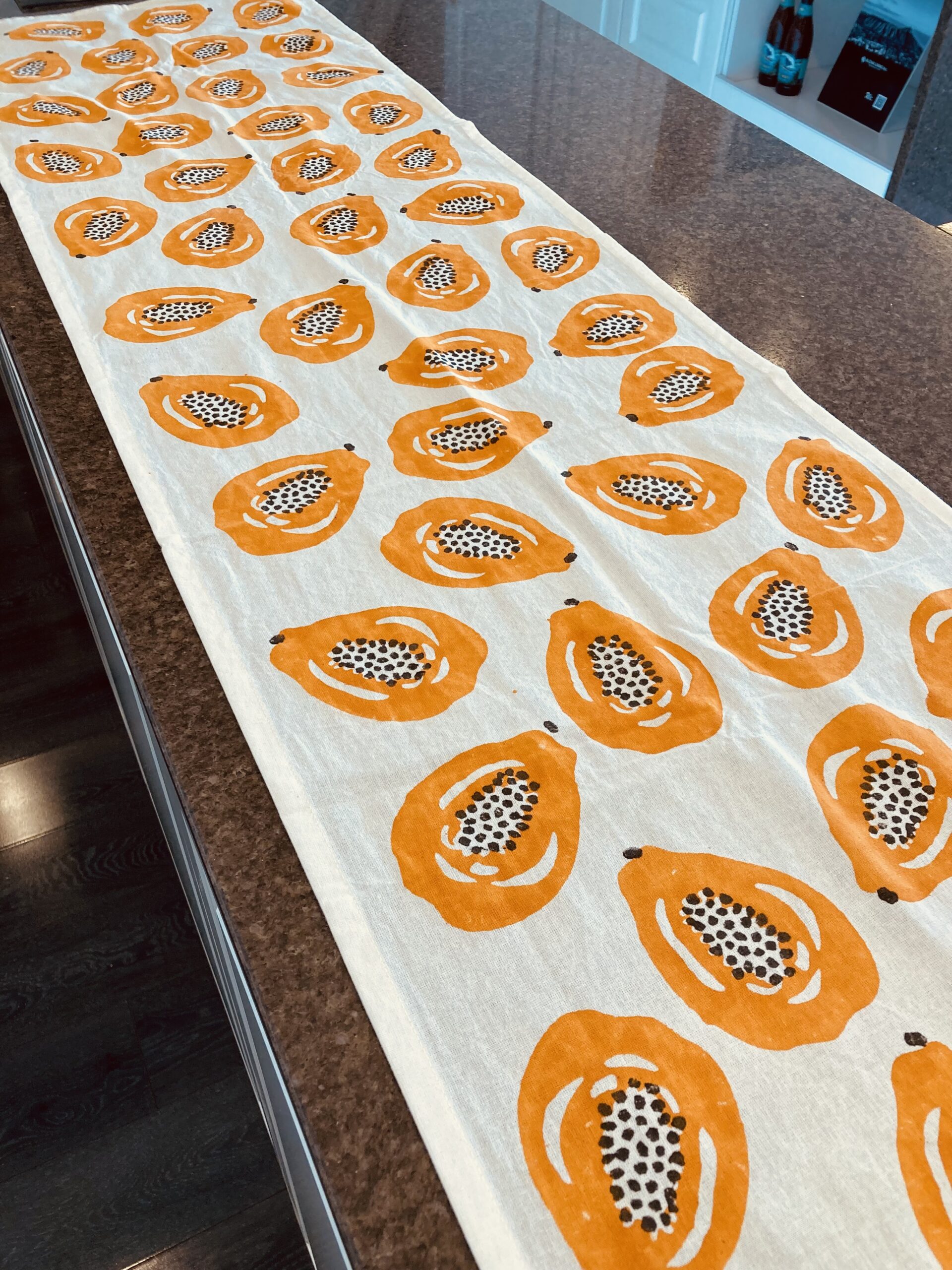Papaya table runner – ALOHA LIVING inc.